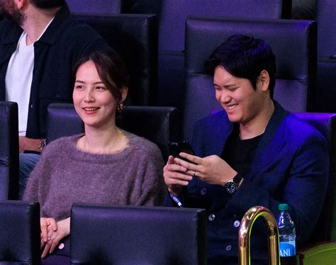 真美子夫人 夫・大谷翔平が活躍の裏で見せた“夫人会”集合写真での「立ち位置の変化」 女性自身