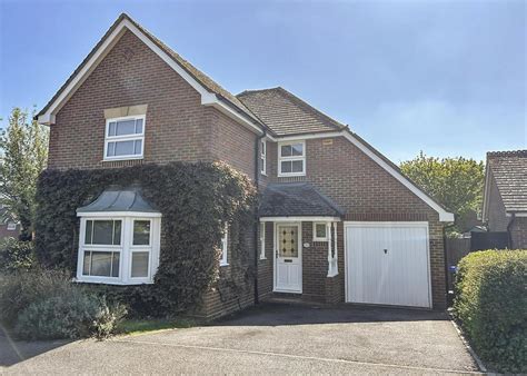 Pilgrims Mead Salisbury Sp1 4 Bed Detached House To Rent £1800 Pcm