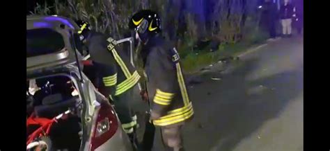 Atri Pineto Incidente Vicino Lingresso Autostradale I Due Punti