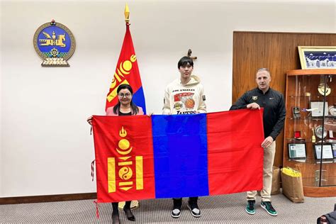 Шаравжамцын Энхийн Од Сан Францискогийн их сургуулийг сонгов
