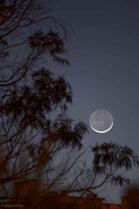 Crescent Moon And Earthshine Astrophotography By Miguel Claro