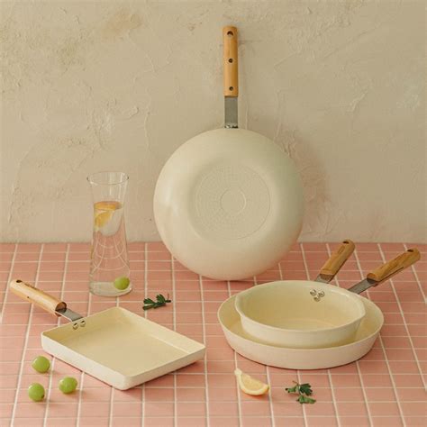 코렐 코닝웨어 버터 쿡웨어 세라믹 28cm 프라이팬 감도 깊은 취향 셀렉트샵 29cm