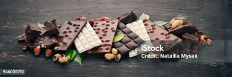 견과류 쿠키 코코아와 초콜릿의 집합입니다 에 검은 나무 배경 최고의 볼 수 있습니다 텍스트에 대 한 공간을 복사 합니다 0명에 대한 스톡 사진 및 기타 이미지 Istock