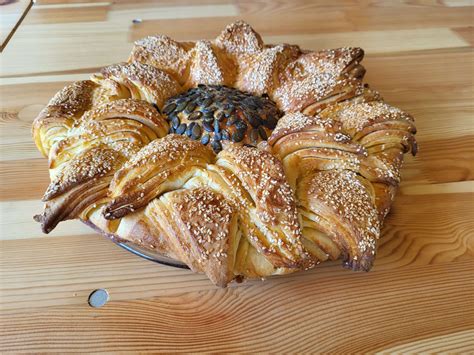 Sunny Sunflower Bread Bythemenu