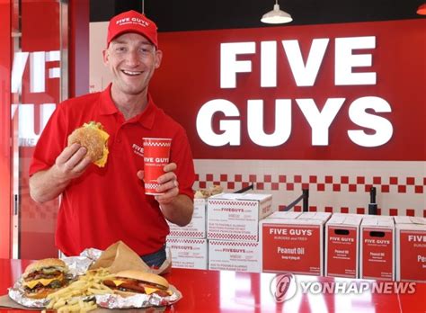 파이브가이즈 26일 첫선…김동선 경쟁상대 전혀 없다 자부 파이낸셜뉴스