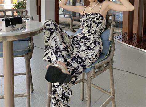 선셋 여름 어깨끈 나시 점프수트 와이드팬츠 바캉스 호캉스 괌 발리 제주도여행 해외여행 휴양지 여름비치룩