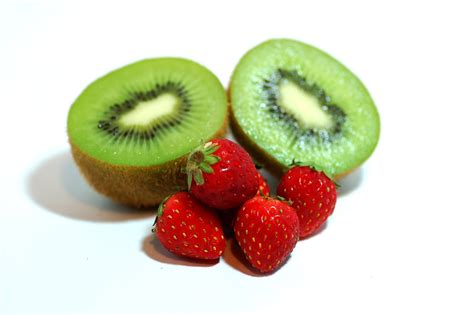 Kiwi And Strawberry Free Photo Files 1324088