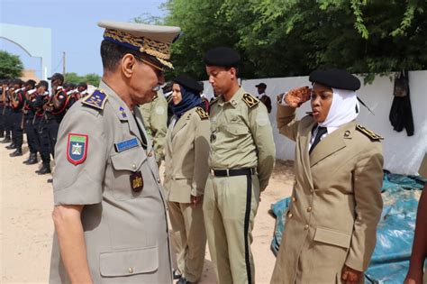 المدير العام للأمن الوطني يتفقد مختبر الشرطة الفنية والعلمية الشرطة