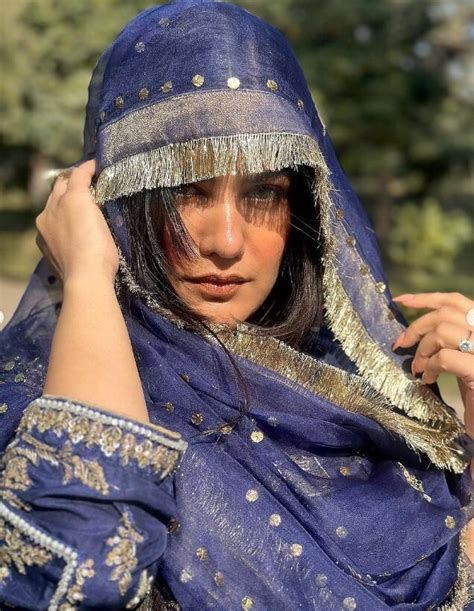 Punjabi Singer Kaur B Elegant Pics Viral On Social Media Kaur B Pics