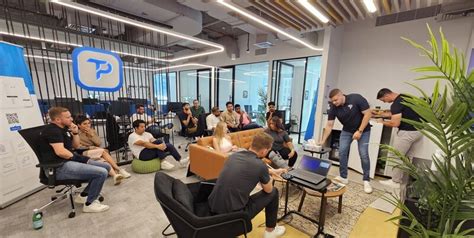 Simon Lowe 💳 Posted On Linkedin