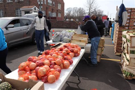 Gleaners Community Food Bank On Twitter Thur Apr 8 Gleaners Hosts 5 Drive Up Food