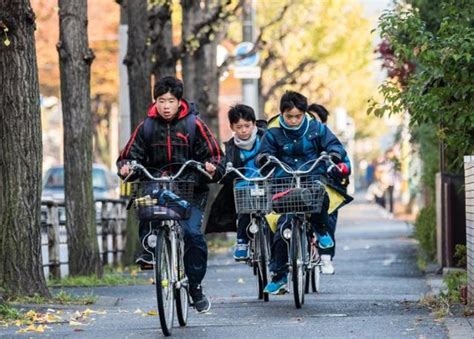 教育部下發通知：中小學上學時間或將「延後」，家長為此爭執不休 每日頭條