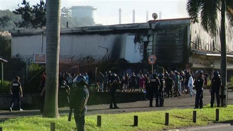 Émeutes en Nouvelle Calédonie une troisième nuit de chaos à Nouméa