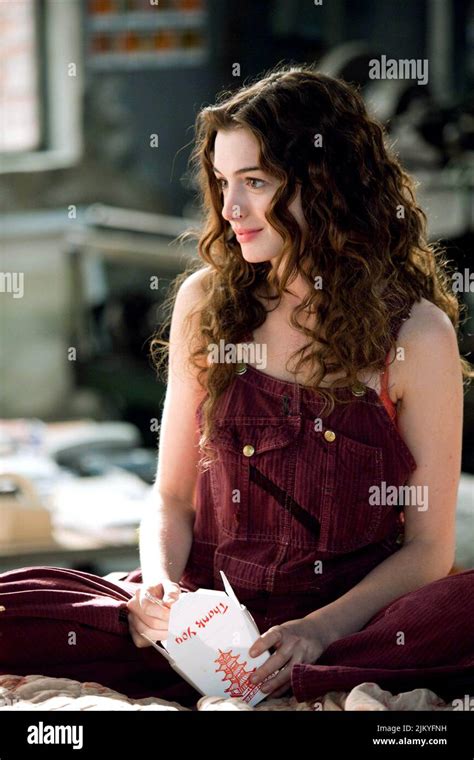 ANNE HATHAWAY LOVE AND OTHER DRUGS Stock Photo Alamy