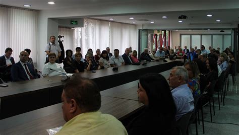 Дофинансират с 67 млн лв проекти за общински пътища улична мрежа и ВиК инфраструктура Искра