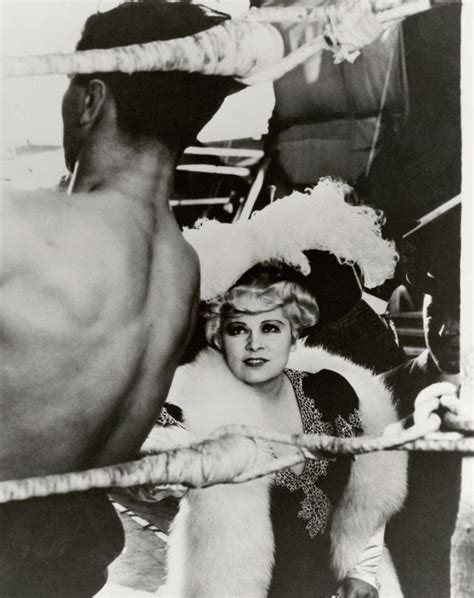 Stunning Portraits Of Mae West Hollywoods Sex Symbol In The 1930s