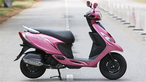 Tvs Scooty Zest 110 2014 Price Mileage Reviews Specification Gallery Overdrive