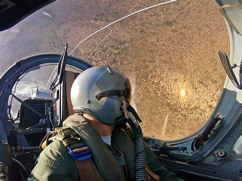 Futuros Pilotos De Caça Da Fab Realizam Lançamentos De Armamento Real