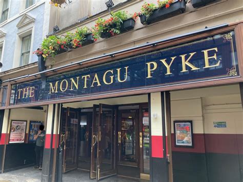 【ロンドン】伝説の「マーキークラブ」跡地パブで乾杯！ 地球の歩き方