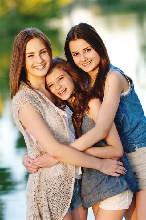 Three Sisters Late Afternoon Park Setting Siblings Photography Floyd