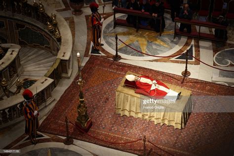 The Body Of Pope Emeritus Benedict Xvi Lies In State Inside St News