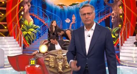 Ciao Darwin Giuliette Messaline Sfilata Intimo Defilé Chi Ha Vinto