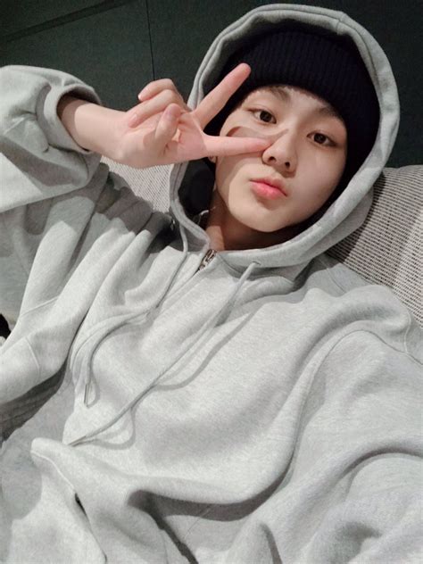 ENHYPEN WEVERSE on Twitter 정원s Post 220701 JUNGWON It s really hot today ENHYPEN