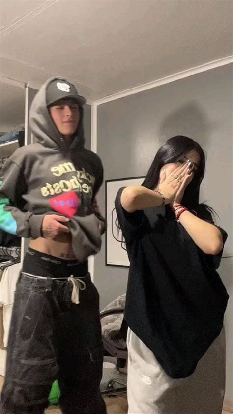 Max Valenzuela Y Iamferv Maxfer Celebridades Bonitos Trajes