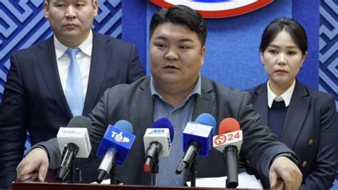 СХД ийн Ардчилсан намын ХЭГ ын дарга Б Парчин Х Нямбаатар У Цогтбаярт өгсөн 100 сая төгрөгийн