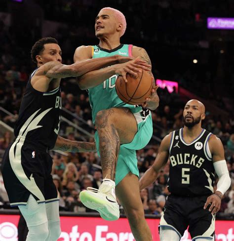 Spurs Jeremy Sochan Says Fearlessness Confidence Go Together