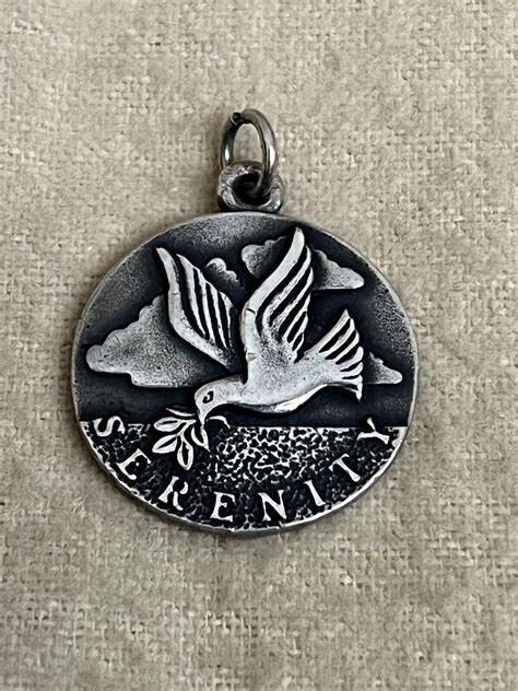JAMES AVERY RETIRED SERENITY DOVE PEACE BRANCH PENDAN Gem