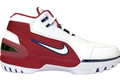 詹姆斯15代球鞋全回顾，4代最霸气，15代颜值最高？