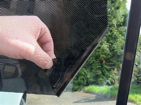 Sun Shade Electrostatic 34x43cm 1pc Compass