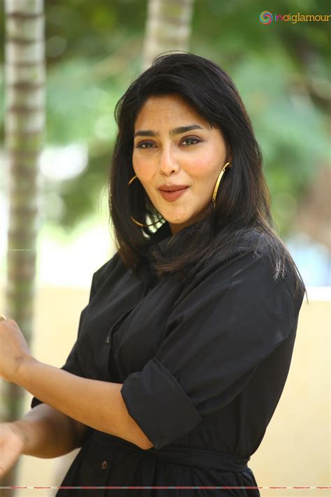 Aishwarya Lekshmi Actress Photo Image Pics And Stills 553355