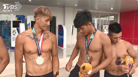 「天菜型男」龍舟隊亞運200米奪銀 背後辛酸揭密！│tvbs新聞網
