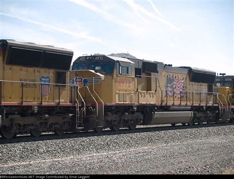 Up 4972 2 Power In A Wb Autorack At 1055am