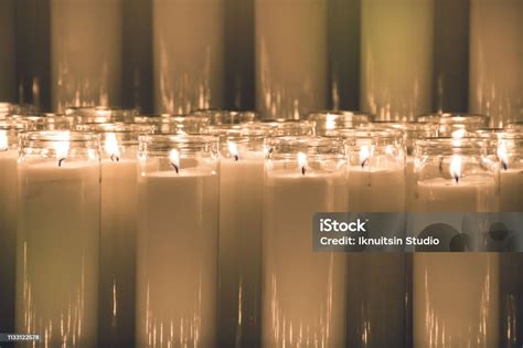 Foto Lilin Lilin Menyala Foto Stok Unduh Gambar Sekarang Amerika