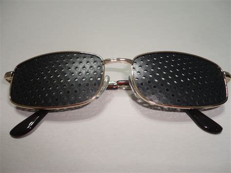 Gafas Estenopeicas Sencillas Pinhole Glasses