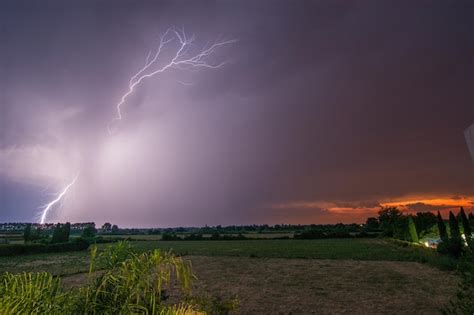 Premium Photo Lightning In Sky Over Field