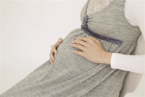 妊娠初期から後期の足のむくみの原因や症状！解消法をまとめてみた ｜ イクメン男子による子育てブログ
