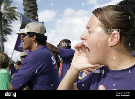 Miami Beach Floridamacarthur Causewayfisher Island Workers Rally