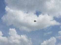 Atraksi Udara Jet Tempur Sukhoi F 16 Dan Helikopter Apache Di Langit Singapura TribunNews