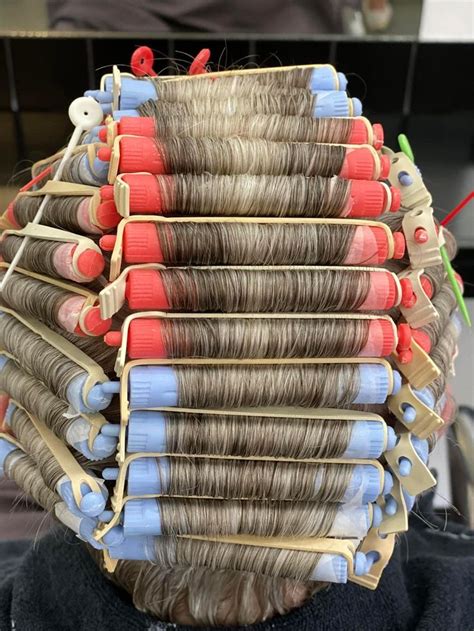 roller sets.perms. and comb outs에 있는 marie님의 핀 - 2024