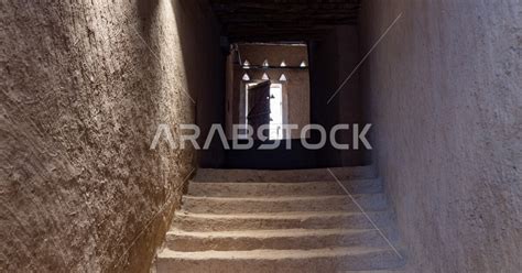 الهندسة المعمارية القديمة، صورة من داخل متحف قصر المصمك التاريخي في
