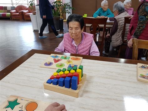 마산시니어카운티 갤러리 나무조각퍼즐