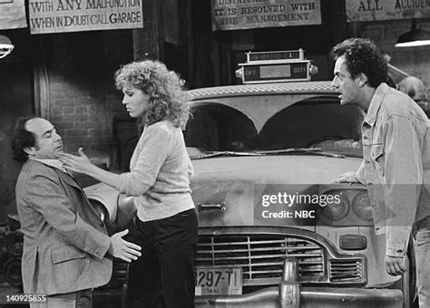 71 Danny Devito Louie De Palma Photos And High Res Pictures Getty Images