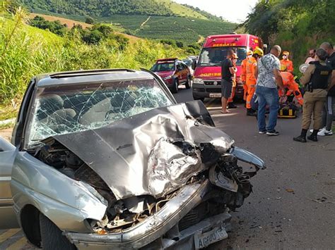 Acidente Envolvendo Viatura Do Sistema Prisional Deixa Seis Pessoas Feridas Na MG Entre