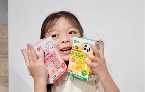 開箱 歐樂芬溏心膠囊｜兒童保健品推薦！小朋友最愛吃的益生菌＆葉黃素軟糖！
