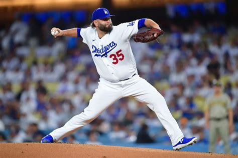 Dodgers News Lance Lynn Will Start Game 3 Of Nlds Per Dave Roberts
