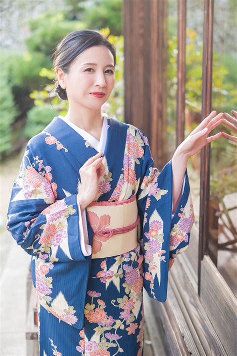ひとみのプロフィール 吉原ソープランド シャトーペトラ 熟女・美魔女・人妻ソープ嬢が在籍する大人気店